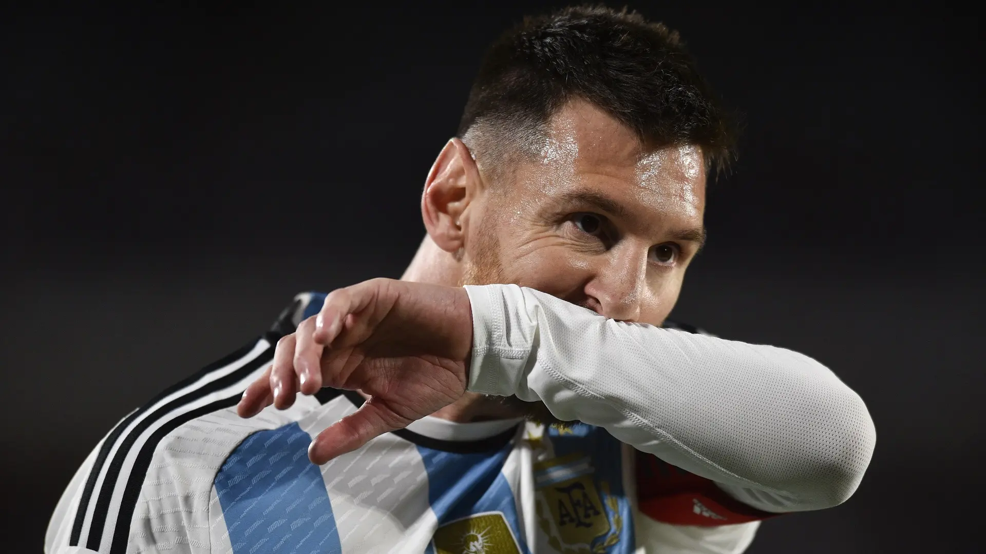 Nije pokazao žuti karton Mesiju da bi dobio njegov dres: Skandalozno priznanje bivšeg FIFA sudije